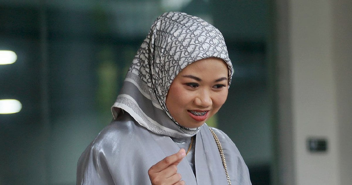 #Showbiz: Hafidz Roshdi’s ex-wife still sends daughter to counsellor ...